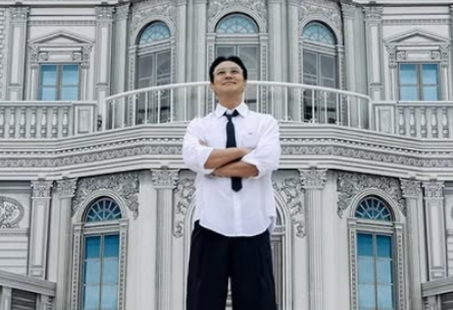 187cm 맞아? 167cm처럼 막찍은 배우, 버뮤다팬츠룩 | 패션룸