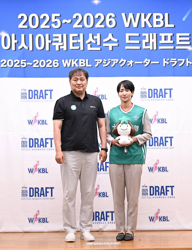 [현장에서] WKBL 아시아쿼터 1순위 이이지마로 안정감 택한 하나은행, 약점 보강한 5개 구단