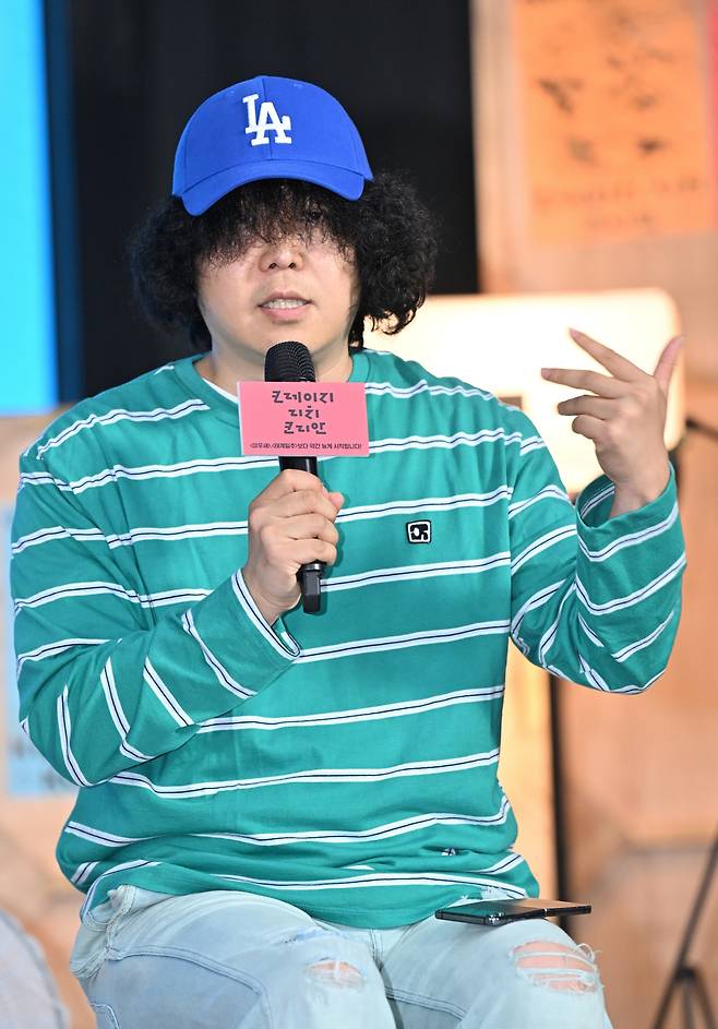 민희진 복장으로 ‘맞다이’ 선언…‘크리코’ 괴짜PD의 진심[스경X현장]