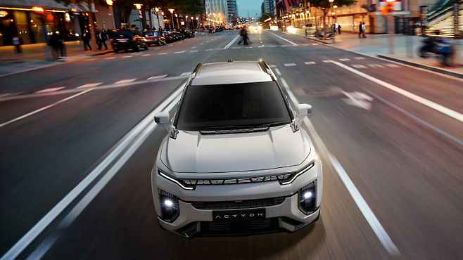 “산타페보다 싸고 효율적”… KGM 액티언 하이브리드 승부수 | EV-Hotissue