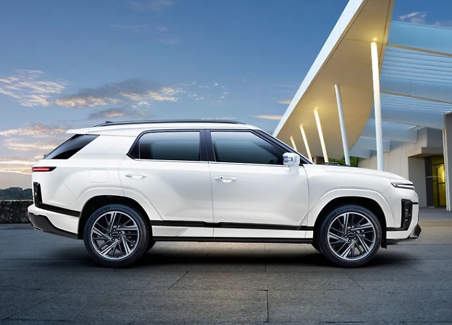 “산타페보다 싸고 효율적”… KGM 액티언 하이브리드 승부수 | EV-Hotissue