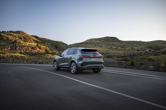 “가격 7천만 원대부터” 아우디 Q3 3세대 신형 전격 공개 | EV-Hotissue