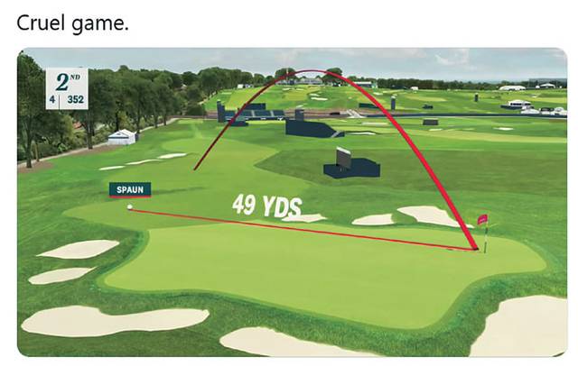정확하게 홀컵 향했는데… 깃대 맞고 49야드 굴러[SNS ZONE]