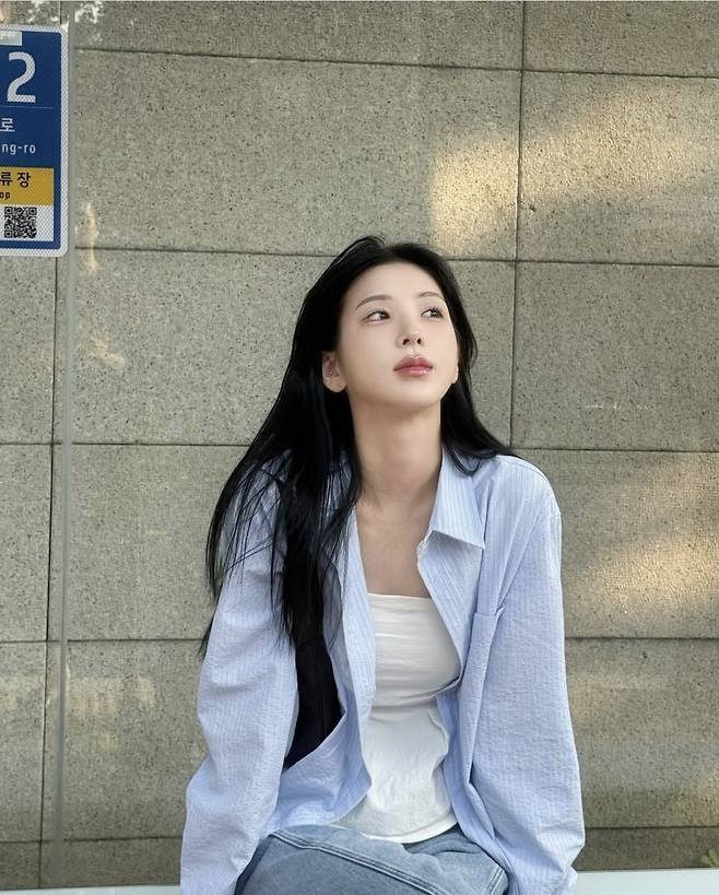 169cm·49kg에 분위기까지 금수저급… 압도적 실루엣 자랑한 여배우, 데일리룩 | 대본은 내운명