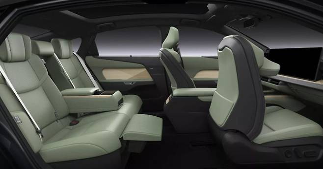 “ES가 전기차로 나온다고?”… 렉서스, 신형 실물 최초 공개 | EV-Hotissue