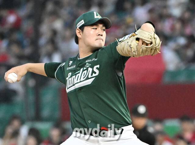 '미쳤다' 20년 연속 10+홈런이라니…'KBO 505홈런' 역시 최정은 최정인가, 사령탑 "꾸준함이 만든 위대한 기록"