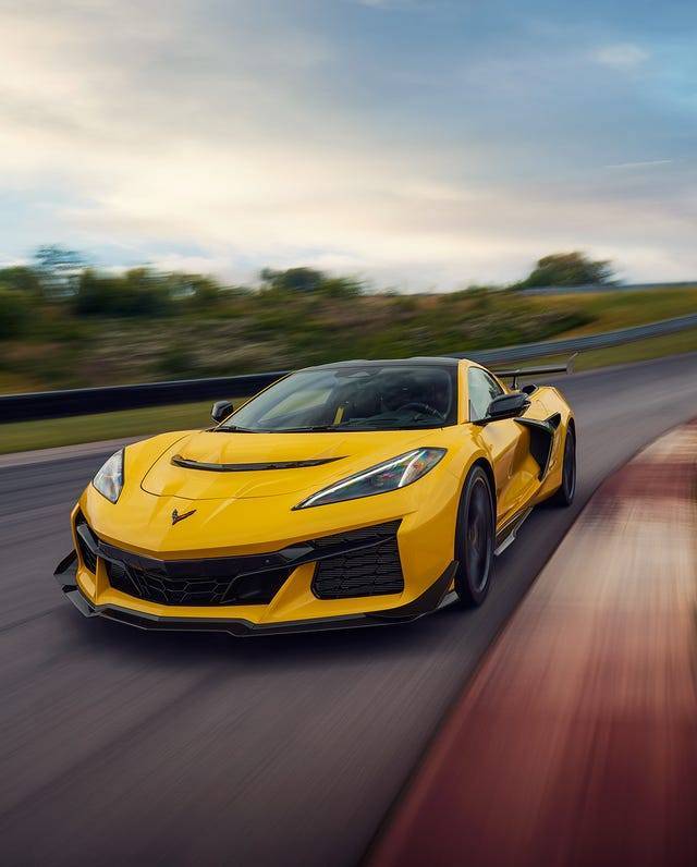 “2억짜리 하이퍼카 킬러”… 쉐보레 콜벳 ZR1 성능이 반칙이다 | EV-Hotissue