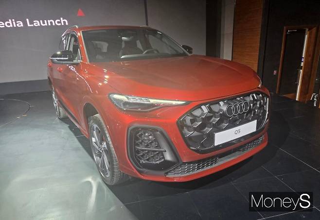 하이브리드 꺼낸 아우디… A5·Q5로 소비자 선택 넓혀