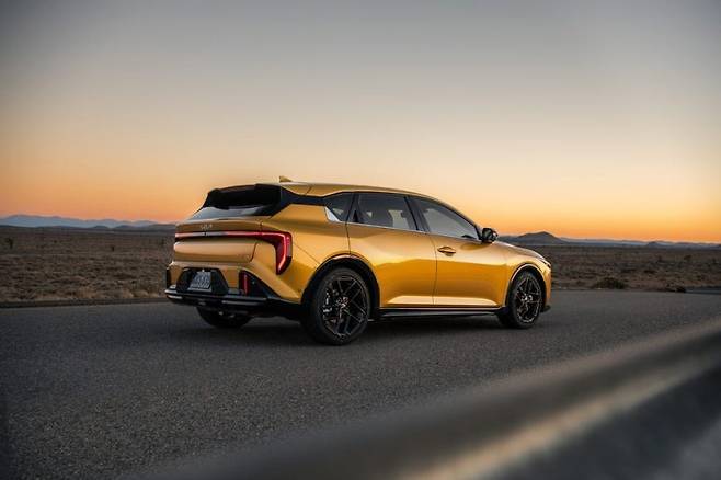 “한국 출시 안 한다고?”…기아 K4 해치백,미국 전용 공 | EV-Hotissue