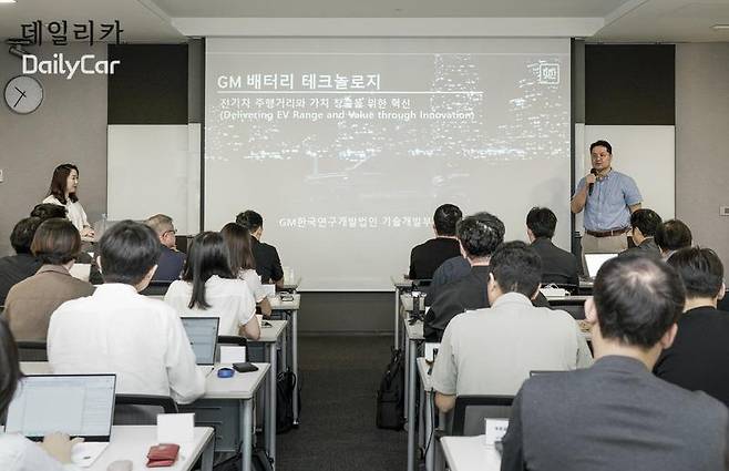 “중국산 LFP 넘는다”..GM, LG엔솔과 손잡고 ‘차세대 LMR 배터리’ 개발..특징은? | 데일리카