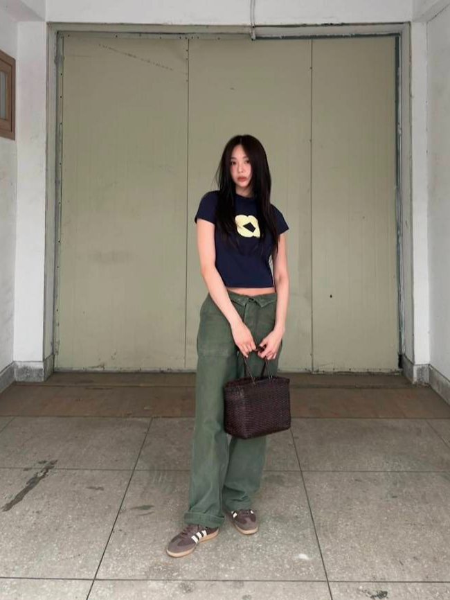 32세 실화야? 168cm·49kg의 9등신 비율 자랑한 동안 여배우, 빈티지 캐주얼룩 | 대본은 내운명