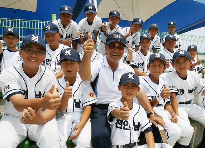 "최초 5인 선발제 선구자" "큰 별"...1994 LG 우승 멤버의 이광환 감독 애도