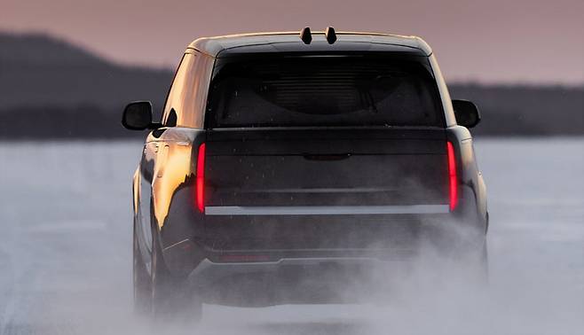 “EV9보다 비싸고 빠르다?” 레인지로버 EV 성능 실화냐 | EV-Hotissue