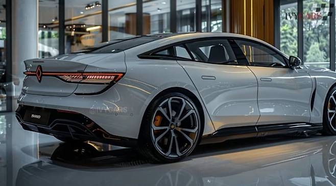 돌아온 르노 SM6 풀체인지, HEV 세단 시장을 뒤흔들까 | 두맨카