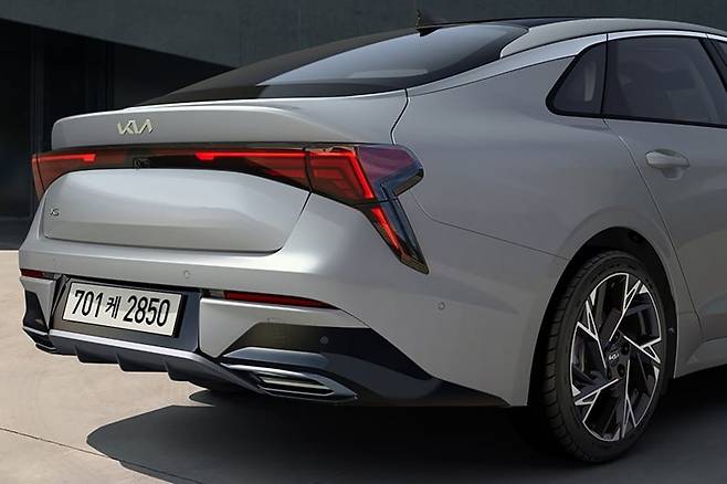 “이젠 기본!” K5·K8에 스마트 크루즈 무조건 탑재된다 | EV-Hotissue