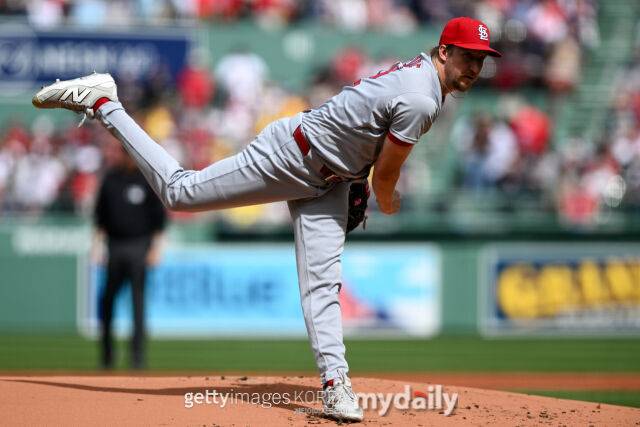 페디 대굴욕, 4OUT 잡았는데 4볼넷 내주고 쫓겨났다…KBO 20승 MVP 저력은 어디에, ML 최다패 6위