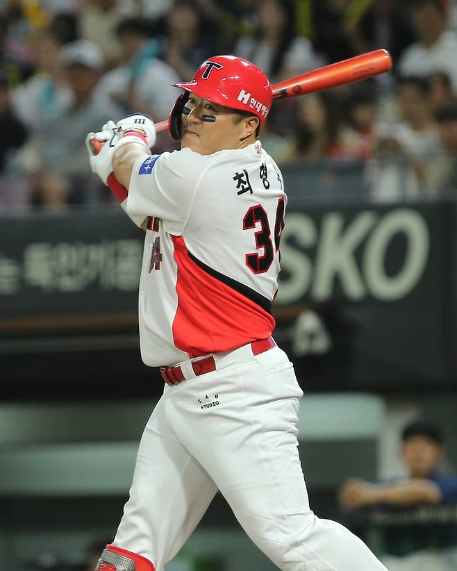 전반기 최초 700만 관중 돌파, 최정 500홈런, KIA 최형우까지...대기록도 풍성했던 2025 KBO리그