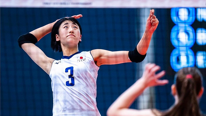 갈수록 커지는 한·일 여자배구 격차···VNL 0-3 완패, 일본은 2006년생 샛별 아키모토까지 반짝