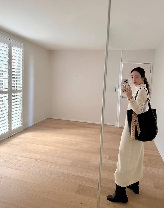 '44세' 정려원, 166cm 47kg 뼈말라 스펙에 부러움↑…'모든 옷 소화 가능'