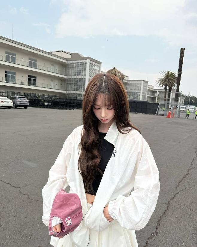 카리나 소두 강제 인증? 센스 있는 여름 모자 코디 | FashionNavi