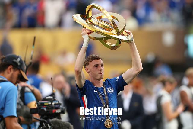 당혹스러웠던 클럽 WC MVP 콜 팔머, "트로피 시상대에 트럼프 대통령이 왜 있어?"