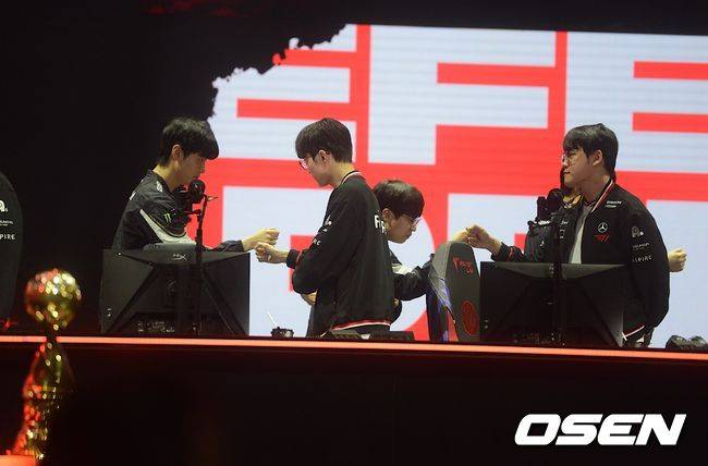 MSI ‘우승’ 젠지-‘준우승’ T1, EWC 참가 위해 캐나다 밴쿠버 출국 [오!쎈 밴쿠버]