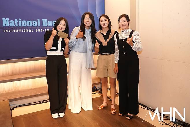 [mhn포토] 우승 고지우, 수상자들 엄지 척