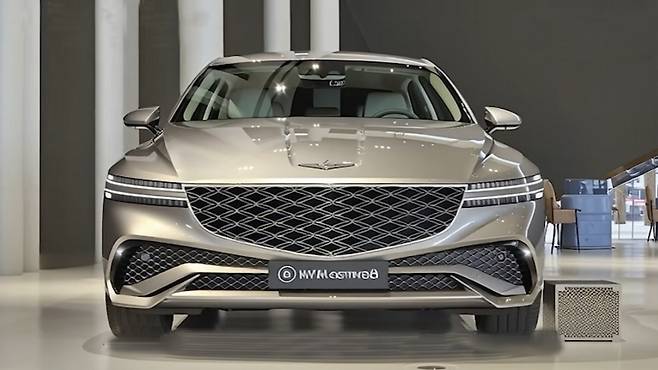 “E클래스 이제 끝?” 제네시스 G80, 전기·하이브리드 다 잡는다 | EV-Hotissue