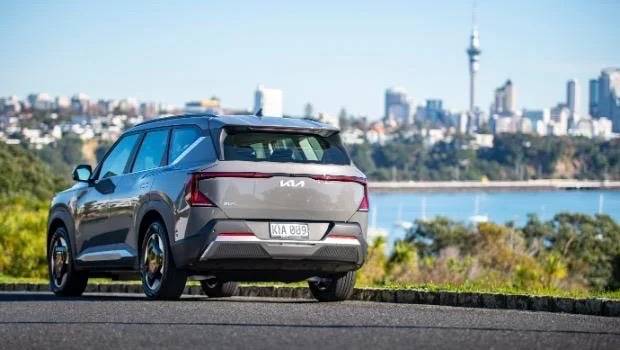 “LG 배터리 빠졌다?” EV5 배터리 변경에 쏟아지는 반응 | EV-Hotissue