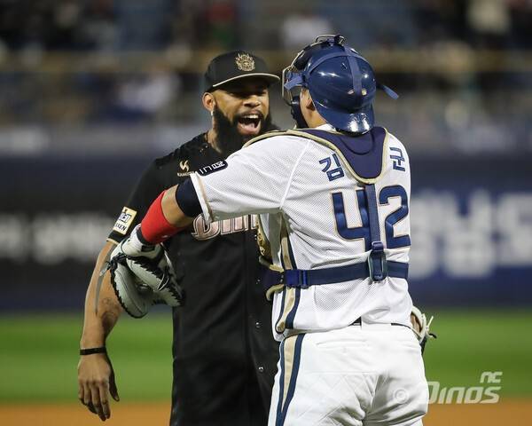 은퇴한 'KBO MVP' 테임즈가 홈런더비에 떴다? 6년 만에 친정팀 유니폼 입은 사연…"정말 오랜만이야!"
