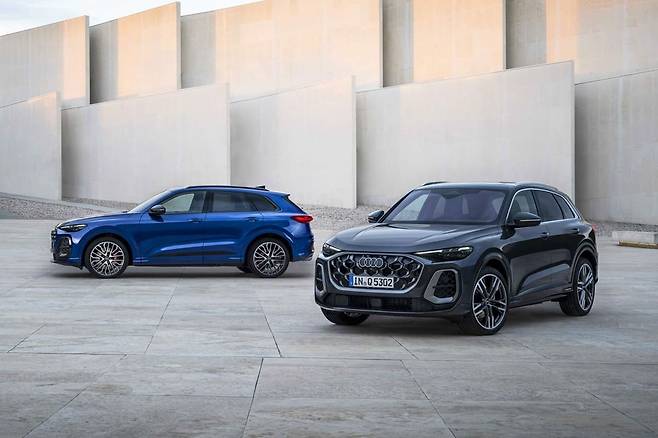 GV70, X3는 이제 끝? 아우디 Q5 풀체인지의 충격! | 두맨카