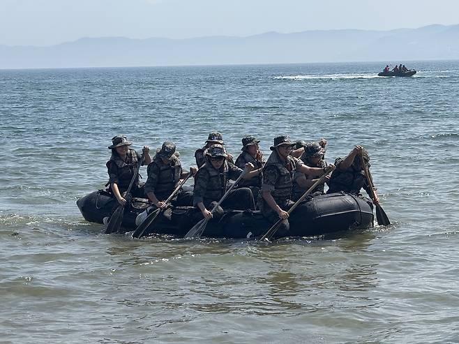 KAAV·IBS, 포항 바다 가르며 돌진