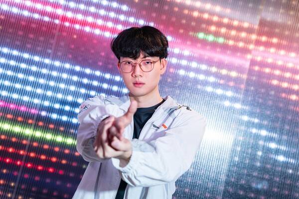 상승세 탄 T1, '난적' 한화생명e스포츠 만난다[LCK 3R 2주차 프리뷰]