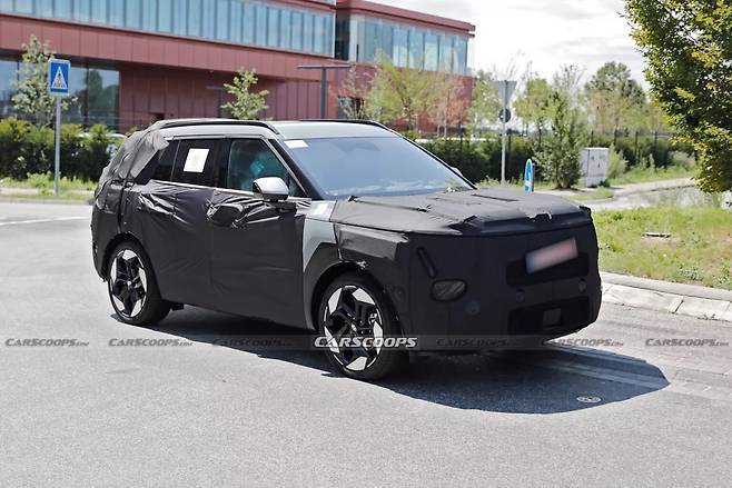 “산타페보다 더 각졌다” 스파이샷 공개되자 반응 터진 국산 SUV | EV-Hotissue