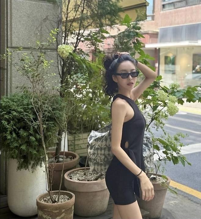 일반인 남편이랑 결혼했는데 시아버지가 원로 코미디언이라는 여가수 애슬레저룩 대본은 내운명