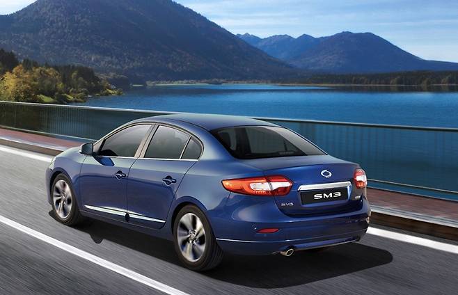 “아반떼 망했나?” 르노 SM3 풀체인지 유출, 역대급 실물 반응 폭발! | 모터포스 - 포뮬러1 정복