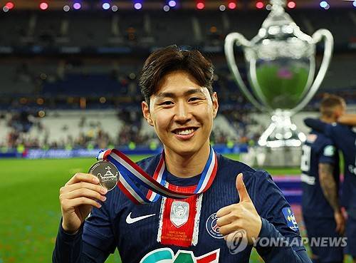 '韓 역대급 재능' 이강인, 임대로 EPL 이 팀 간다…"PSG 협상 시작, LEE 재능 보여줄 찬스"