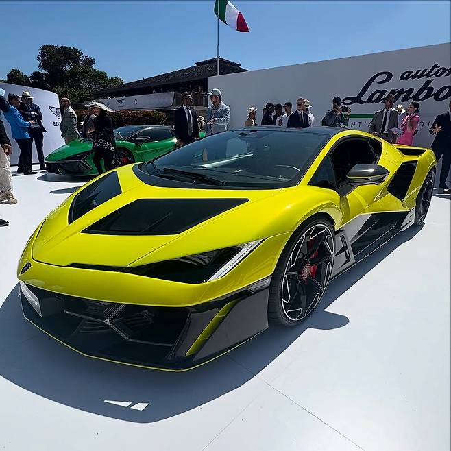 람보르기니 ‘페노메노’ 전기+V12의 끝판왕 등장 | EV-Hotissue