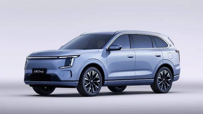 "카니발+쏘렌토?" 1700km 주행 SUV가 2천만 원대라고? | EV-Hotissue