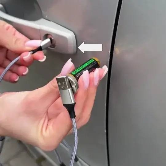 자동차 문 잠겼을 때, 이걸로 차 문 연다고? | EV-Hotissue