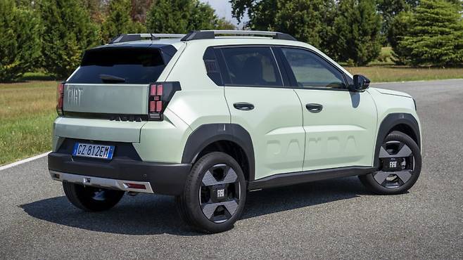 “전기차 시대에 수동 변속기?” 피아트가 미쳤다… | EV-Hotissue