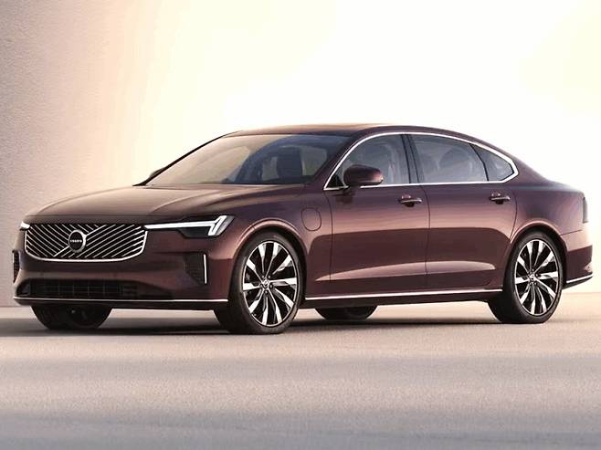 “BMW 5시리즈 긴장하라!” 6천만 원대 볼보 S90, 이 가성비에 독일차 팬들 발칵 | 카미유