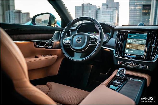 “BMW 5시리즈 긴장하라!” 6천만 원대 볼보 S90, 이 가성비에 독일차 팬들 발칵 | 카미유