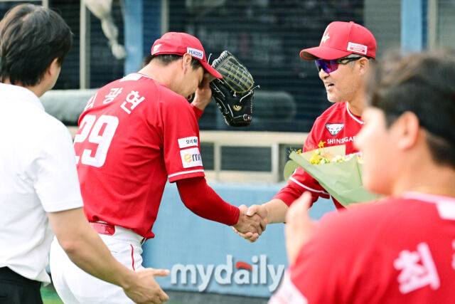 '미쳤다, 韓 최소경기-최소이닝 2000K' 김광현 대기록 작성, 송진우→양현종 이어 KBO 역대 3호 [MD잠실]