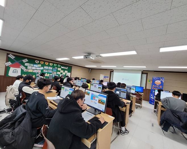 'AI자격증' AICE 열풍...초중고 응시자 올해 3배 증가