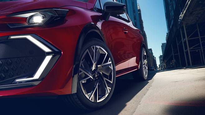 “연비 25.6km/L? 미쳤다”… 르노 신형 클리오, 아반떼·코나 다 위협한다 | EV-Hotissue