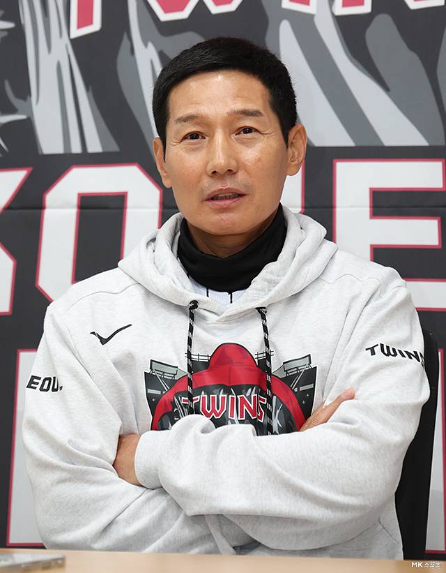 염경엽 감독 “한화만큼 우리도 간절, 상대 3~5번 앞에 주자 안 모으는 게 중요” [KS1 현장]