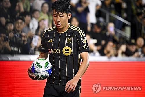 손흥민 3초 만에 4~5명 돌파 '축신짤' 생성→LAFC, PO 서부 준결승 진출 보인다…오스틴에 1차전 2-1 신승