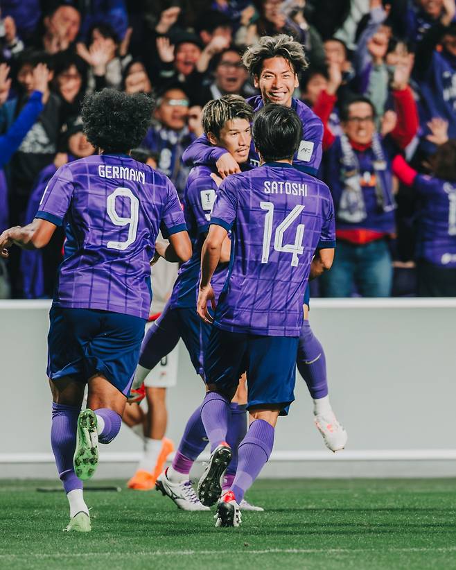 '치명적 실책+홍철 골대 강타' 강원, 日 히로시마에 0-1 석패... 서울은 청두와 무승부