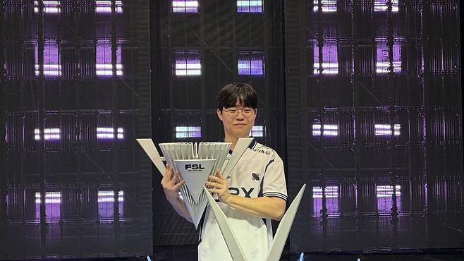 “증명한 것 같아서 만족” FC온라인 첫 ‘개인전 3회 우승’…DRX ‘찬’ 박찬화가 돌아본 1년 [SS상암in]